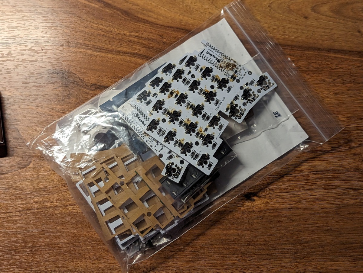 Keyball 39レビュー | すばらしいが悩ましい。副作用に根気よく向き合えるか – naenote.net